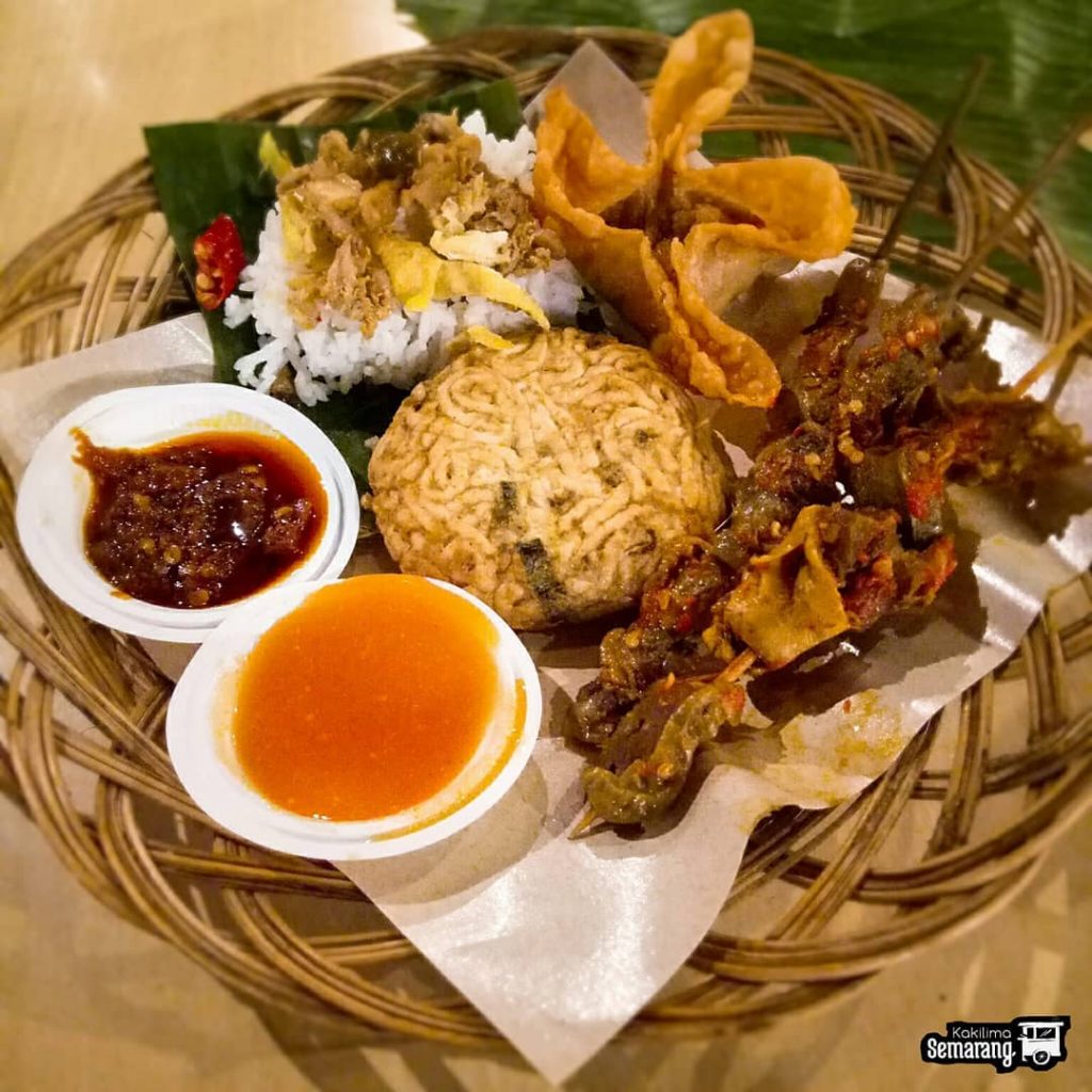 Rekomendasi Angkringan di Semarang, Cocok Buat Nongkrong Seru Bareng Kawan