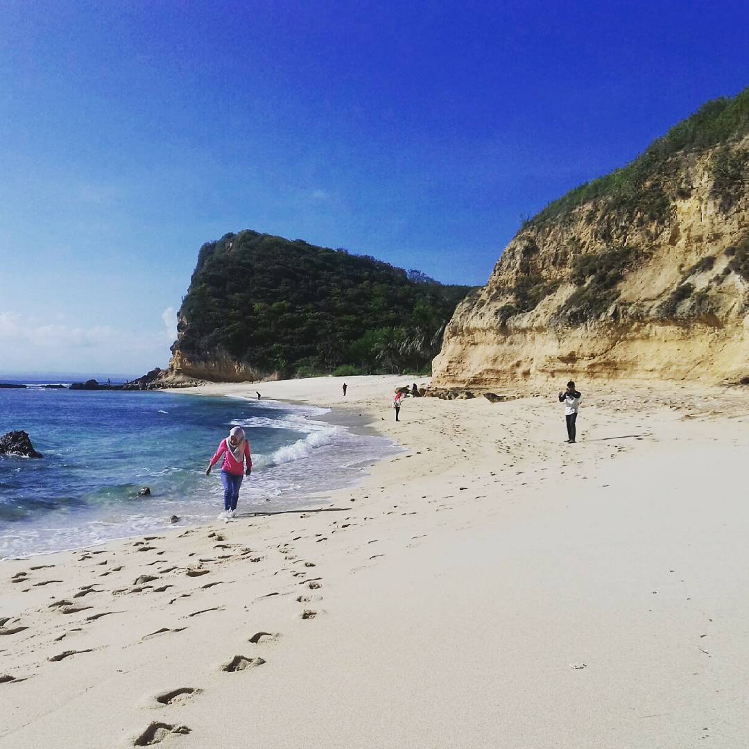 Empat Pantai di Lombok Timur yang Memukau