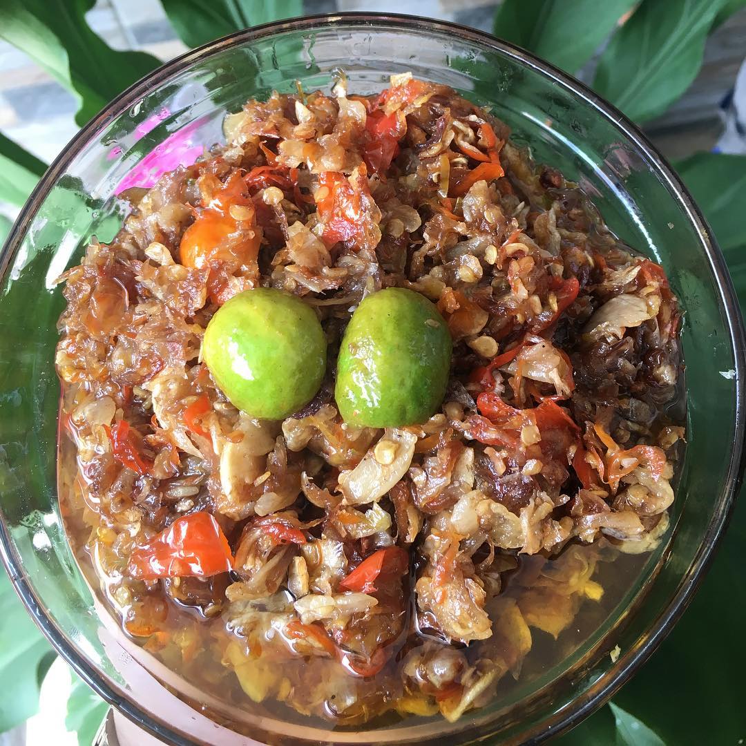 Tak Hanya Matah, Ini Sambal Khas Bali yang Bikin Lidah Bergoyang