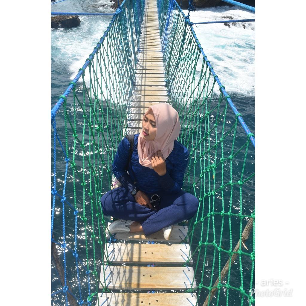 Gaya Liburannya Aries Susanti, Atlet Panjat Tebing yang Hobi Traveling