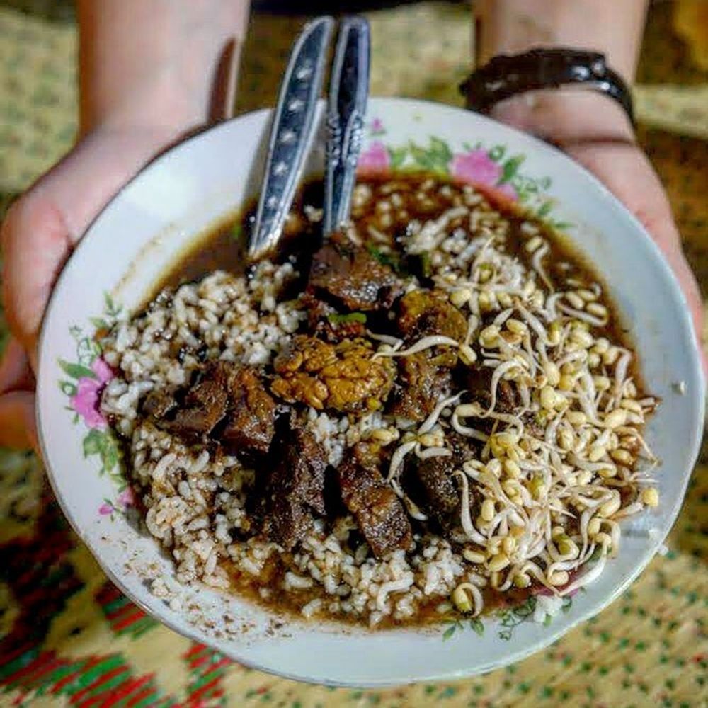 Lezatnya Rawon Cak Sukar di Jogja, Kuah Gurihnya Mengoyang Lidah