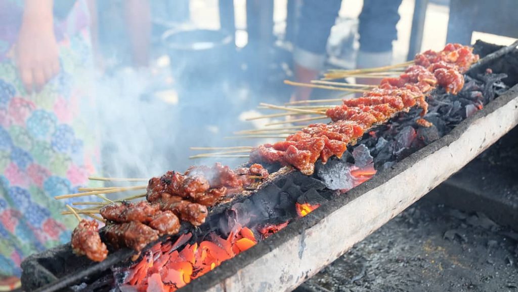 Sate Rembiga Ibu Sinnaseh, Kuliner Lombok yang Seporsinya Bikin Nagih