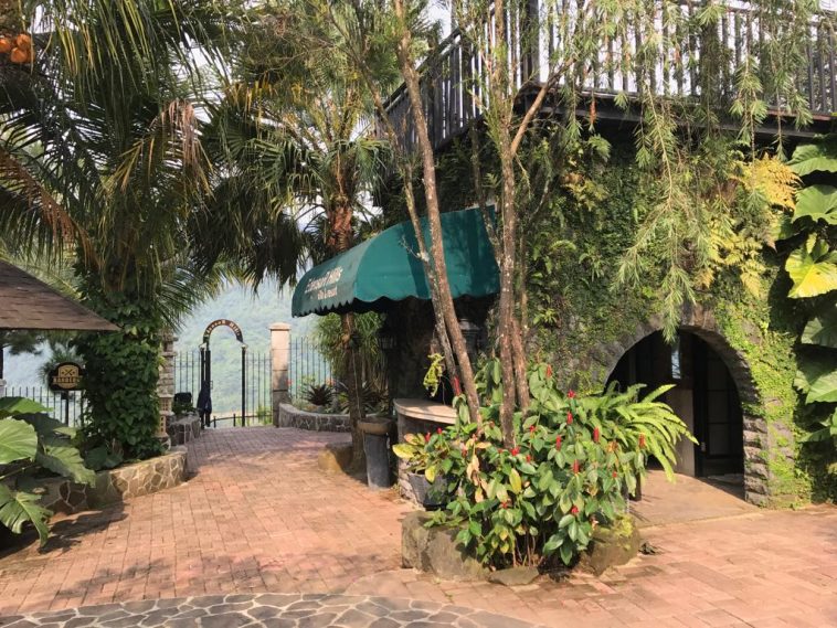 Edensor Hills Villa & Resort Sentul, Serasa Bermalam di Tanah Eropa ...