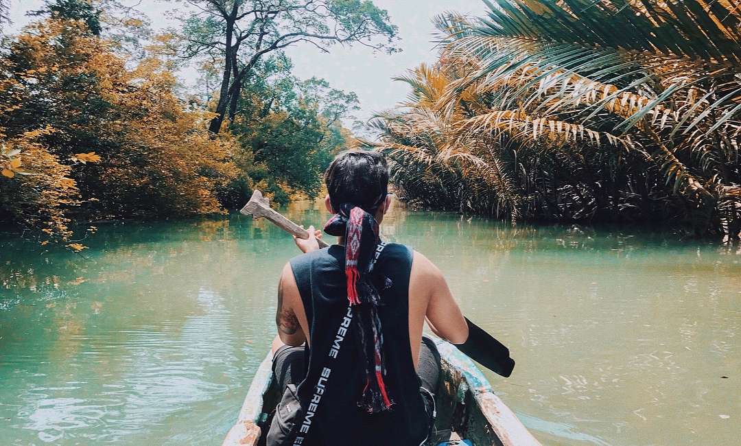 Suka Traveling ke Berbagai Tempat, Ini 10 Foto Tampan Krisjiana ...