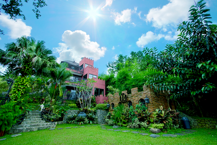 Edensor Hills Villa & Resort Sentul, Serasa Bermalam di Tanah Eropa ...
