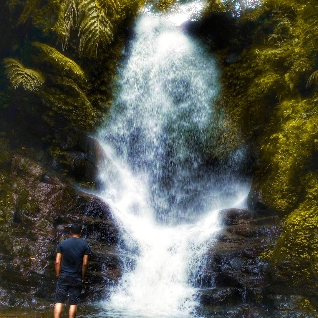 Jelajah Curug di Kuningan, Jalan-jalan Menyenangkan Bareng Teman Kesayangan