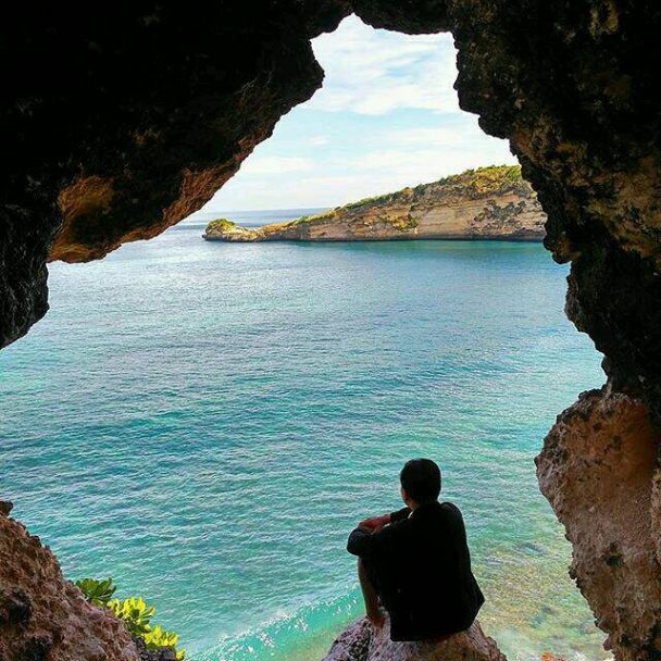 4 Wisata Goa di Lombok yang Cantiknya Mudah Bikin Jatuh Cinta
