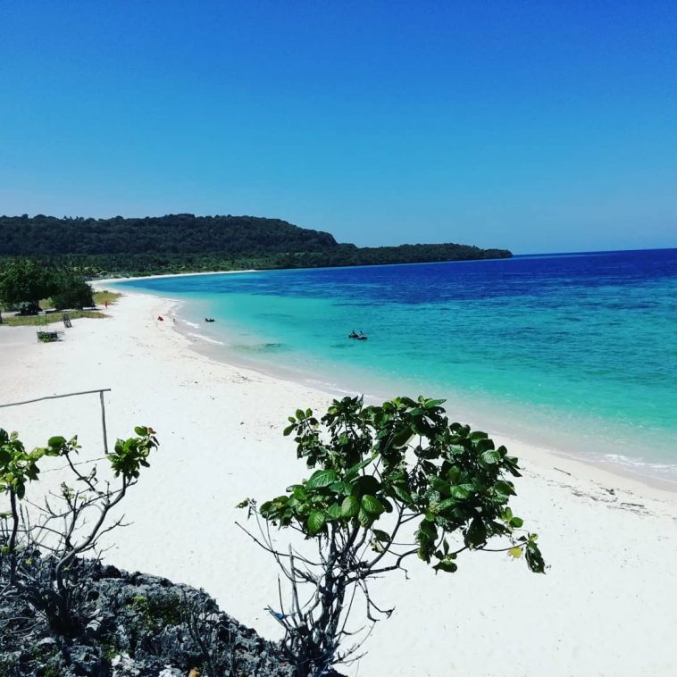 Pantai di Sulawesi Tenggara, Waktunya Berjemur dan Berburu Sunset