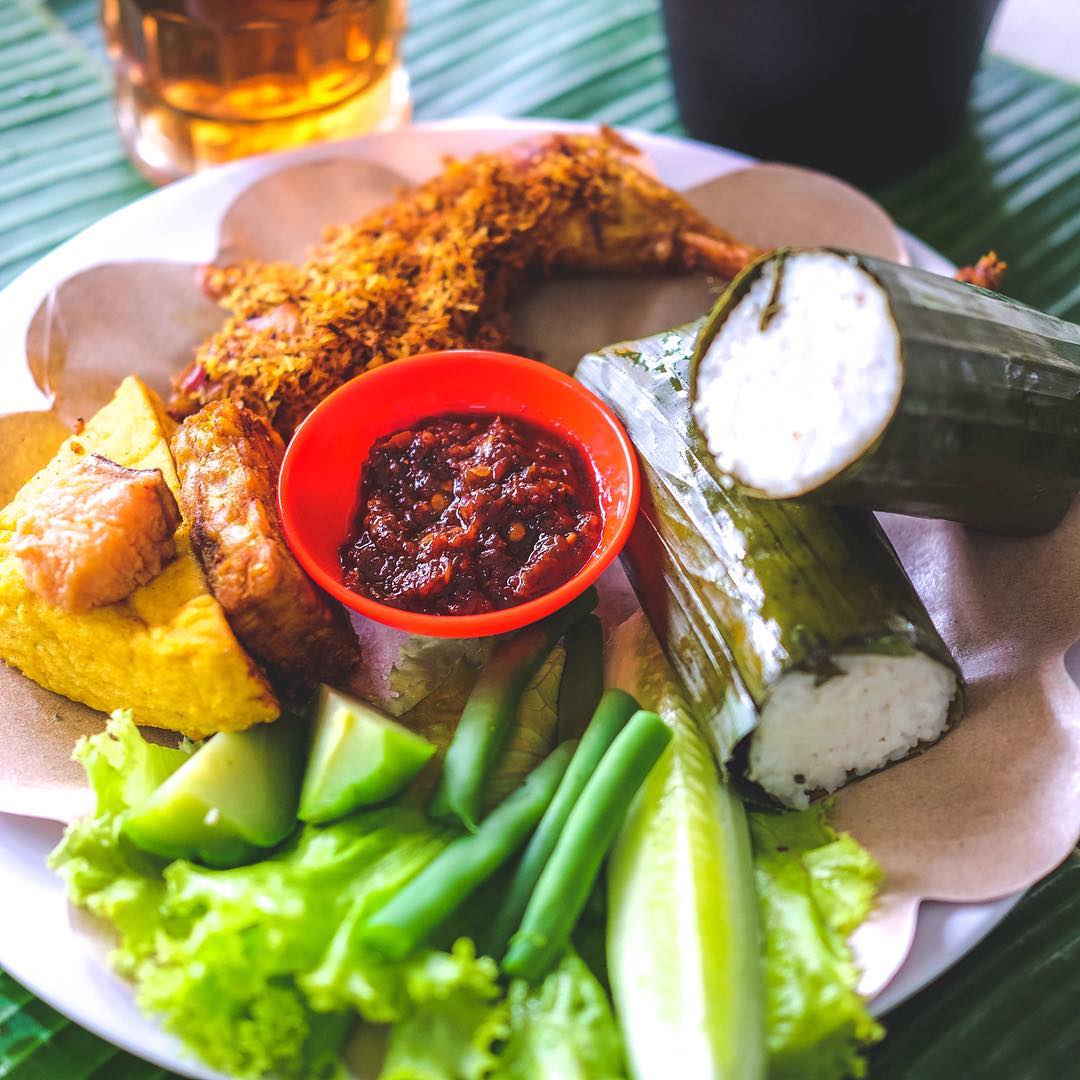 Rekomendasi Nasi Timbel Legendaris di Bandung, Enaknya Nggak Tanggung ...