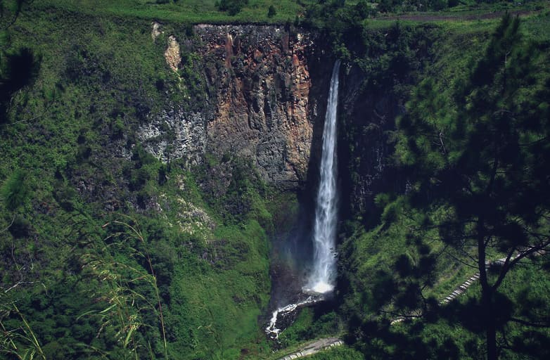 Air Terjun di Tanah Karo, Salah Satunya Hampir Setinggi Monas