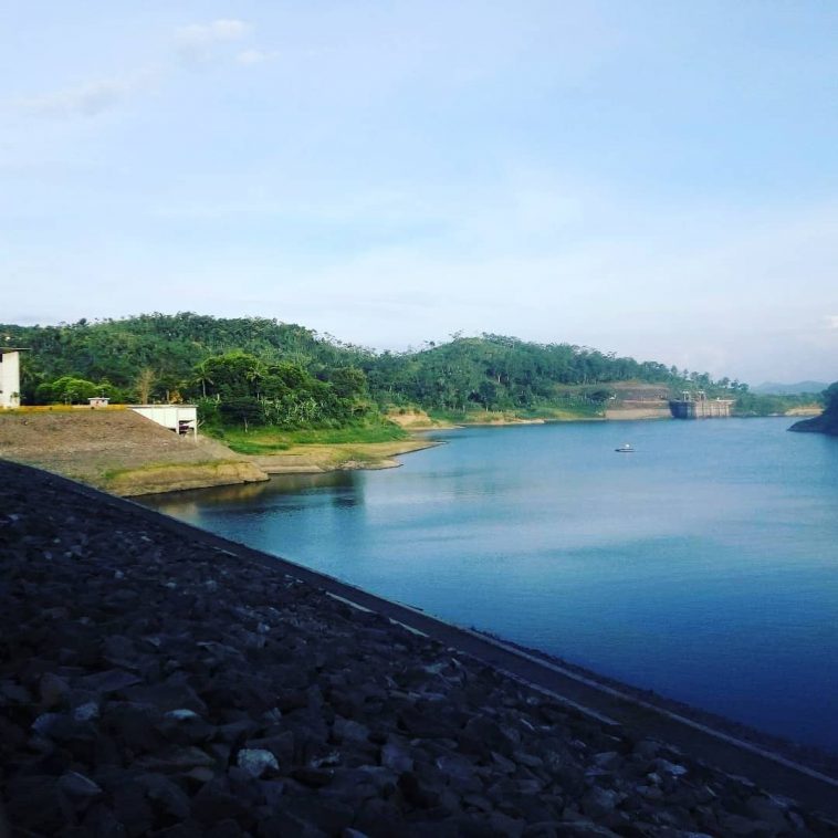 Sanghyang Heuleut, Danau Kecil Ini Konon Tempat Mandi Bidadari