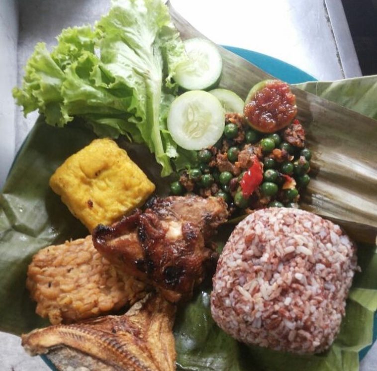 Rekomendasi Nasi Timbel Legendaris di Bandung, Enaknya Nggak Tanggung ...