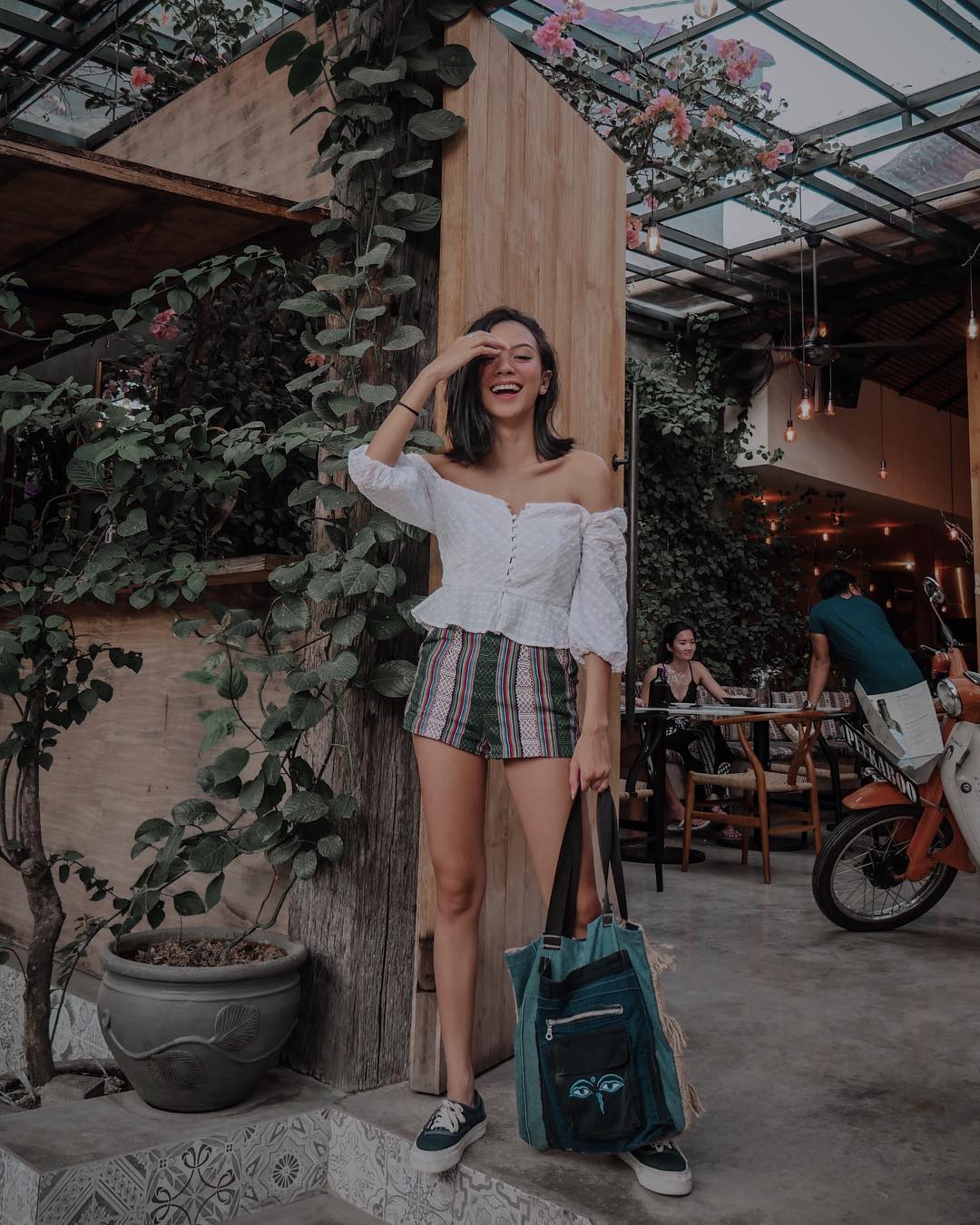 Traveling Kece Badai Ala Nazla Alifa Senia, Selebgram Cantik yang Dekat ...