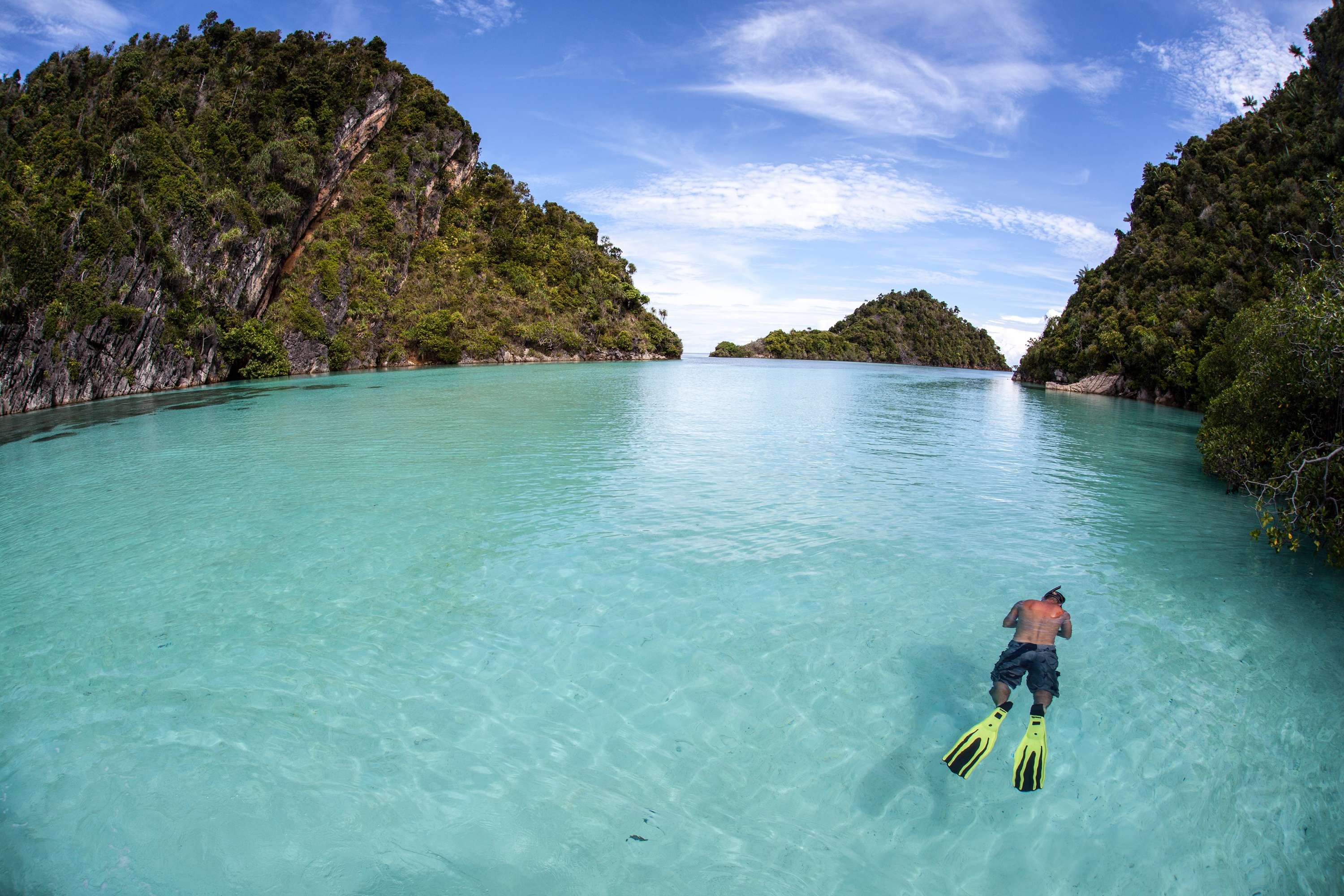 Ini Dia Keindahan Pulau Waigeo, Surga Dunia yang Harus Disaksikan Sendiri