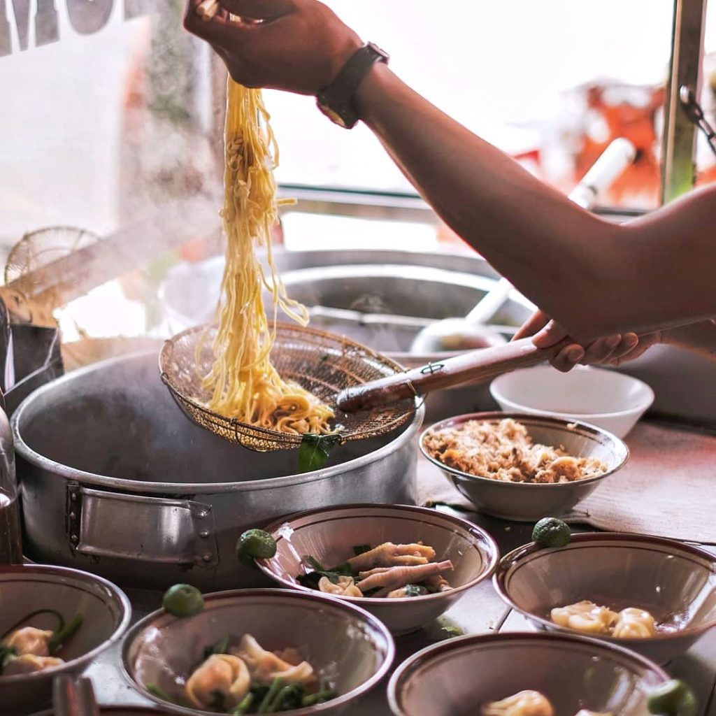 Cobain Yuk Lomie Lezat di Bandung! Salah Satunya Sudah Ada Sejak 40 ...