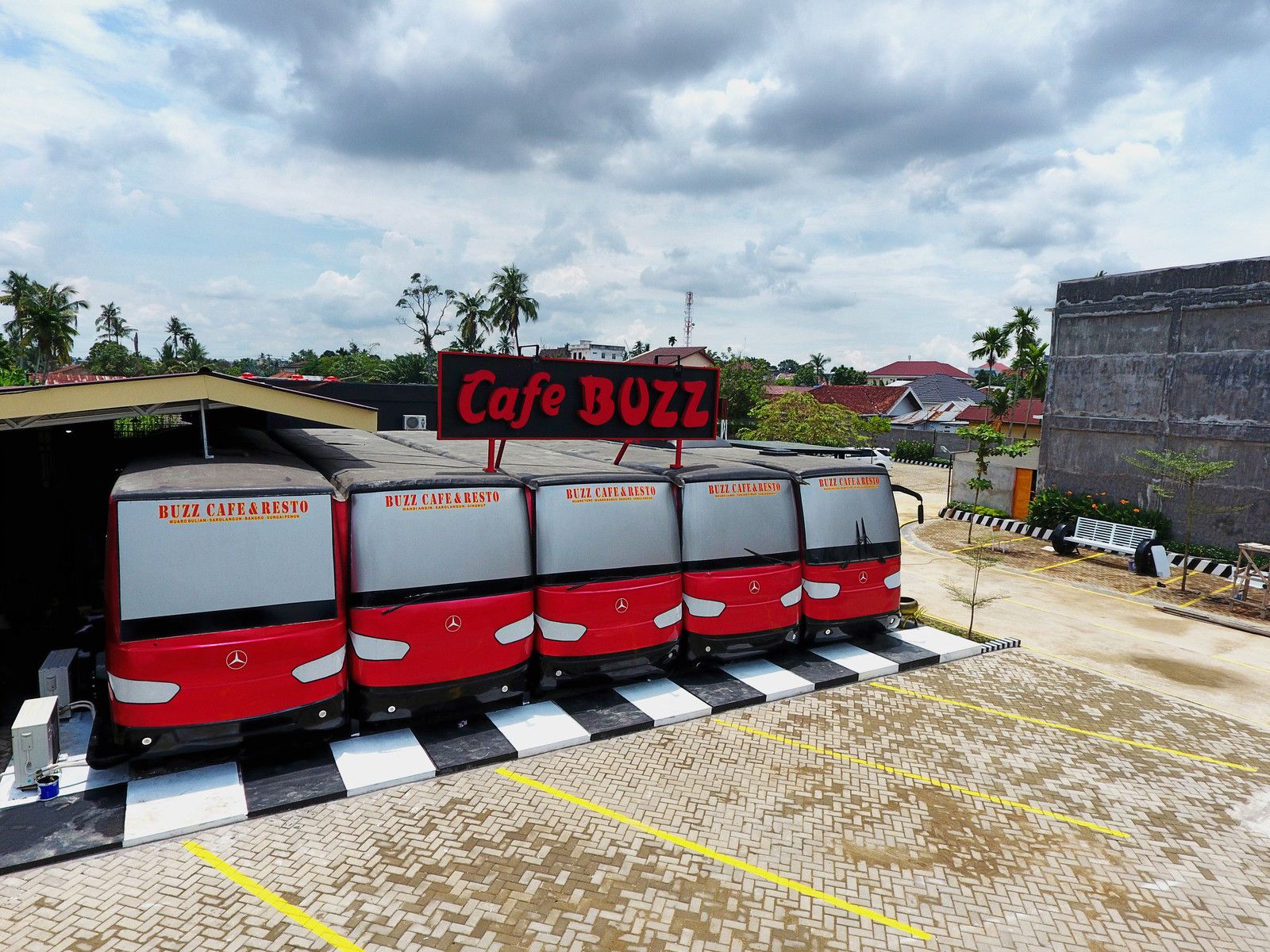 Kafe Bertema Bus di Indonesia, Serasa Makan di Jalan Raya