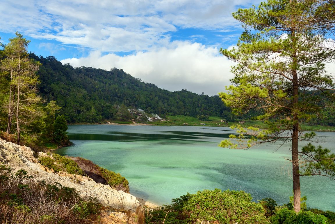 Danau Linow Tomohon, Pancaran Keindahan Air Tiga Warna