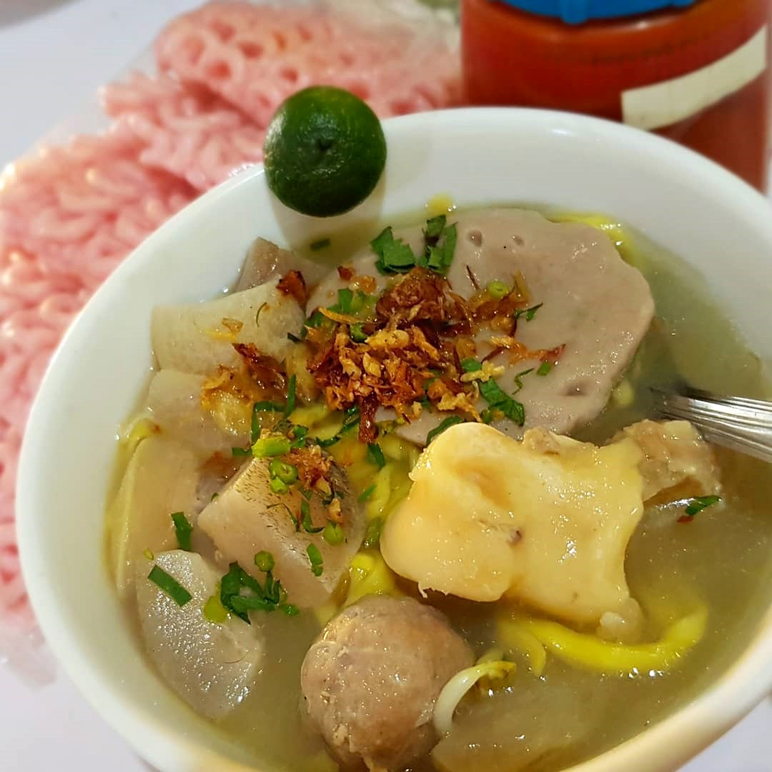 Segernya Mie Kocok Legendaris Bandung, Icip Resep Rahasia Berusia Lebih ...