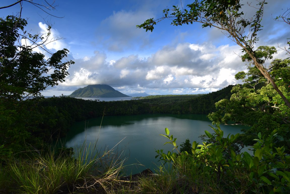 Danau Tolire di Ternate, Pesona Wisata Diselimuti Legenda Buaya Putih