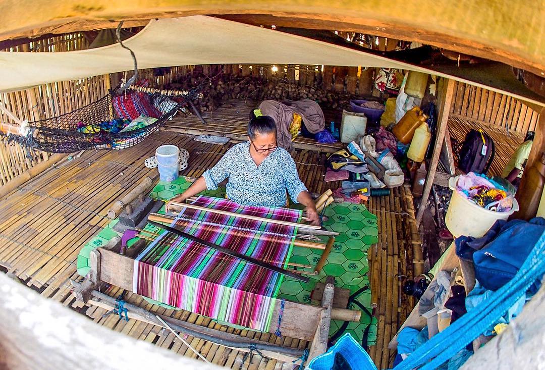 10 Desa Tenun di Indonesia, Berwisata Sekaligus Belajar Menenun Biar ...