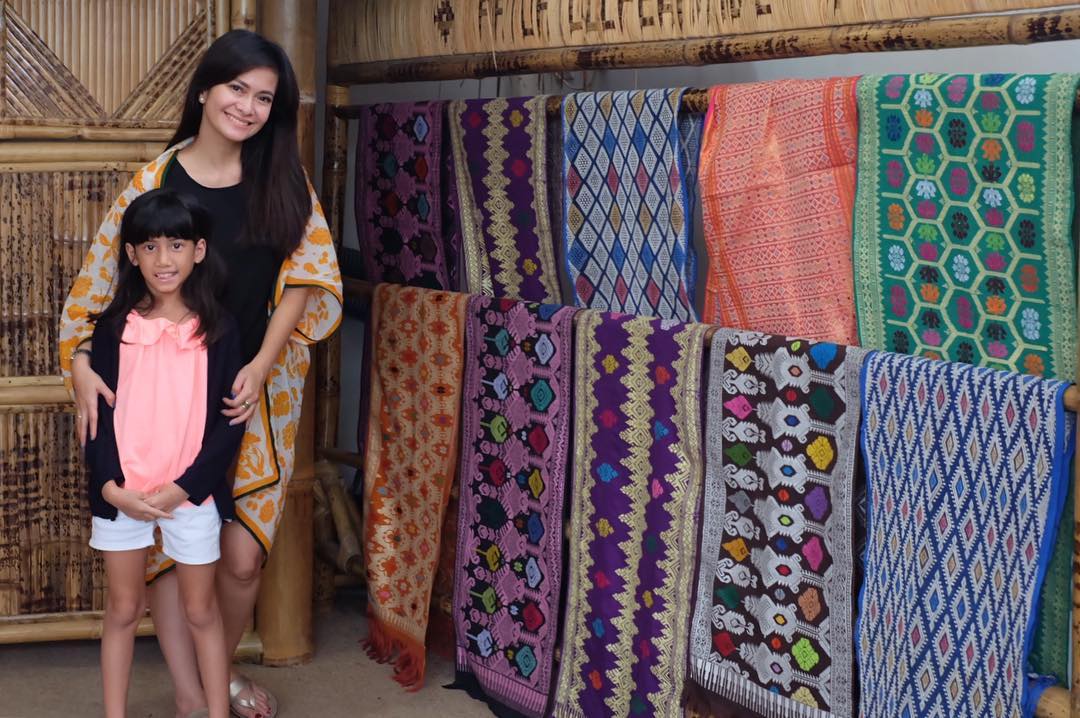 10 Desa Tenun di Indonesia, Berwisata Sekaligus Belajar Menenun Biar Semua Orang Tertegun