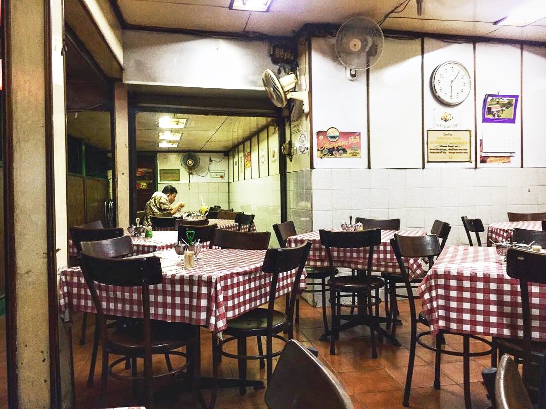 Kuliner Legendaris Menteng Jakarta Pusat, Icip Resep Rahasia Sejak Dulu ...