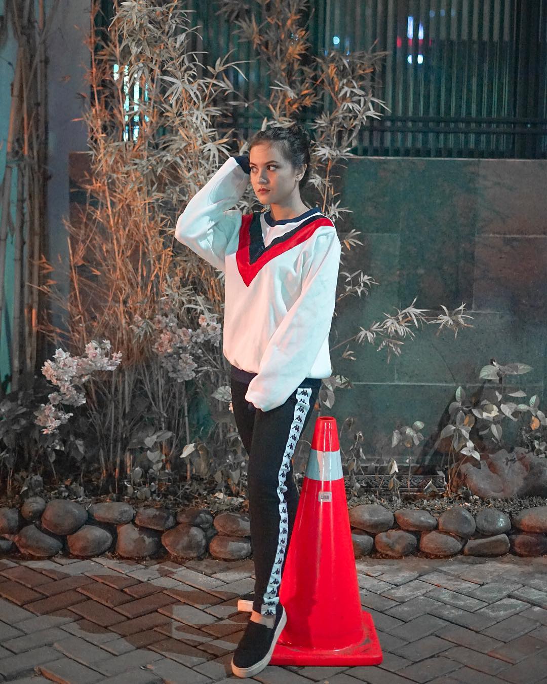10 Inspirasi Outfit Liburan Marsha Aruan Saat Cuaca Dingin, Hangat dan ...