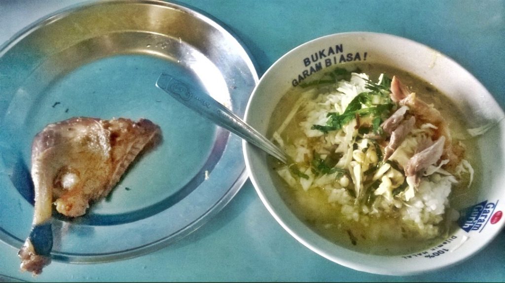 Mau Cobain Penganan Berkuah yang Berbeda? Singgah Aja di Warung Soto ...