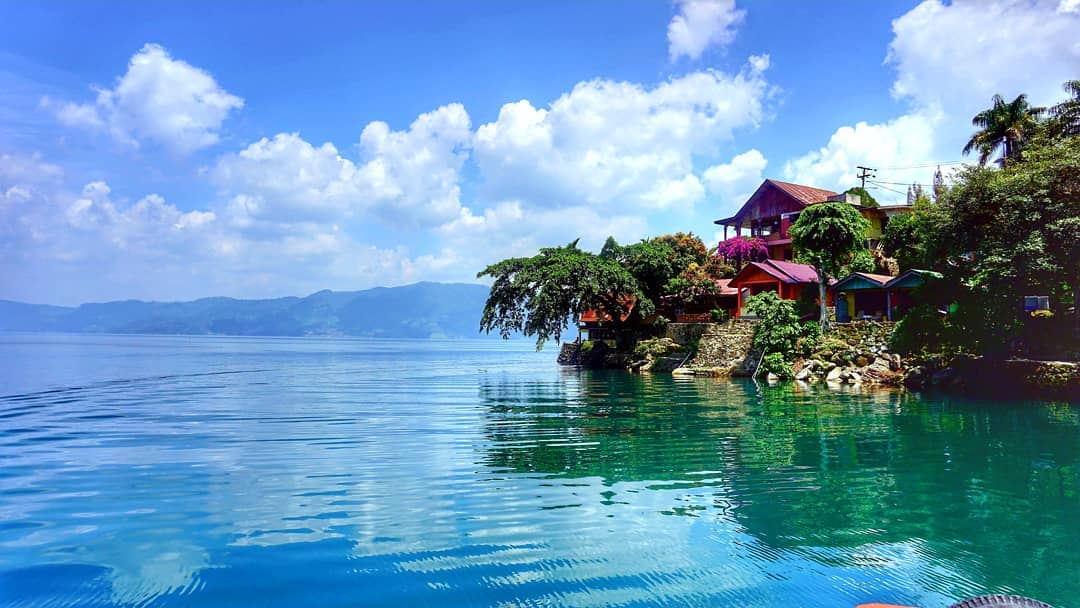 Mau Liburan Tapi Kantong Menipis? Ini Pilihan Akomodasi di Tepi Danau ...