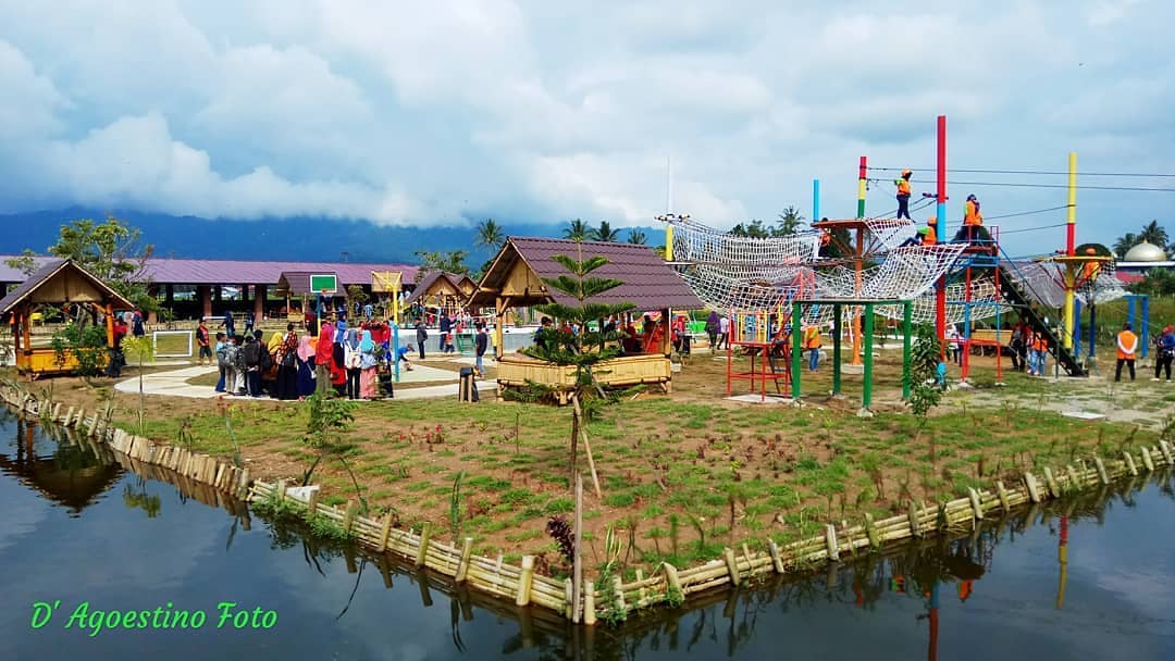 Bermain Air di Banto Royo Agam, Wisata Baru di Sumatera Barat dengan ...