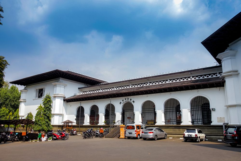 Keliling Kota Kembang Seharian, Ini Wisata Bandung Murah Meriah