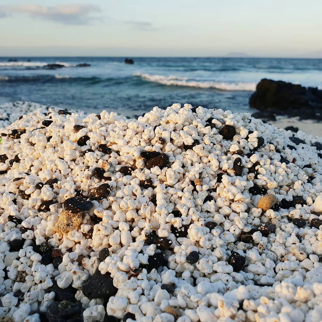 Pasir Pantai Unik di Dunia Ini Dipenuhi Benda Takbiasa, Mulai dari ...