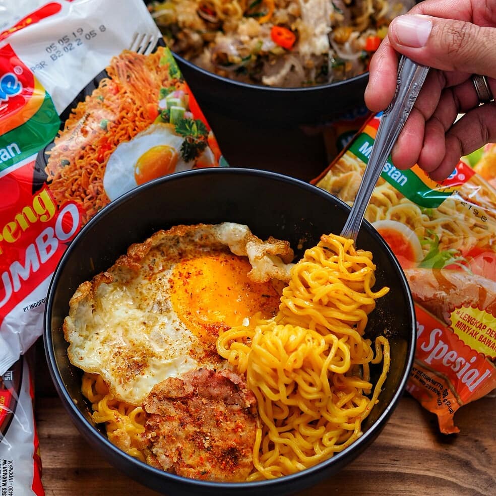 Tempat Makan yang Sajikan Menu Olahan Indomie di Surabaya, Rasanya Juara!