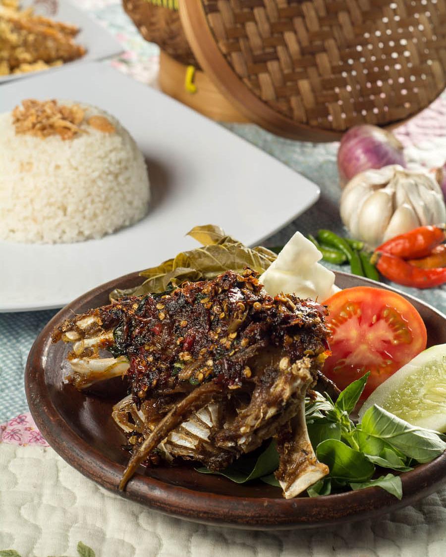 Bebek Goreng Enak di Solo, Tekstur Empuk dengan Cita Rasa Bikin Melongo