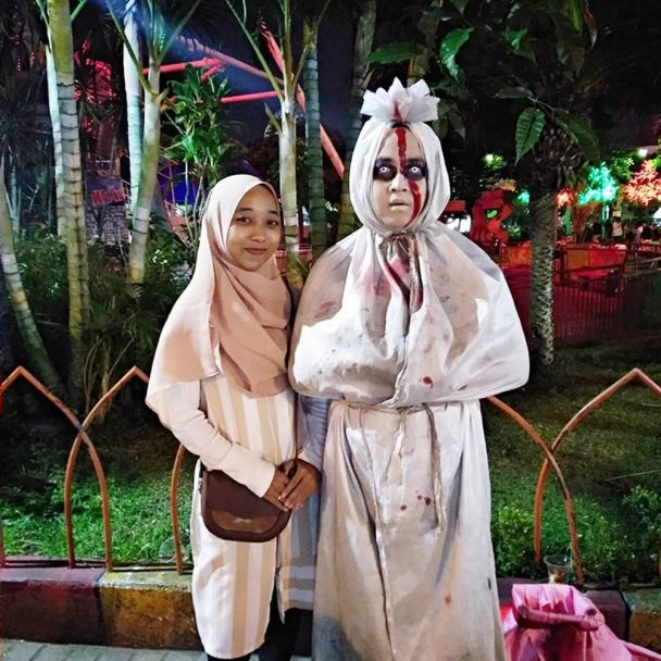 Berfoto dengan Cosplay Hantu di Berbagai Daerah, Menambah Daya Tarik ...