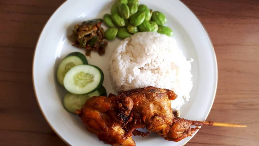 Warung Iwak Manuk Pak No di Semarang, Sajikan Empuk dan Gurih Bikin ...