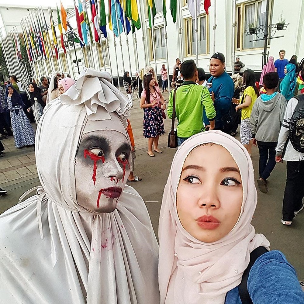 Berfoto dengan Cosplay Hantu di Berbagai Daerah, Menambah Daya Tarik ...