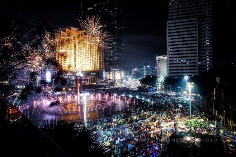 Perayaan Tahun Baru di Jakarta dan Kota Besar Indonesia, Hujan Tetap Seru!