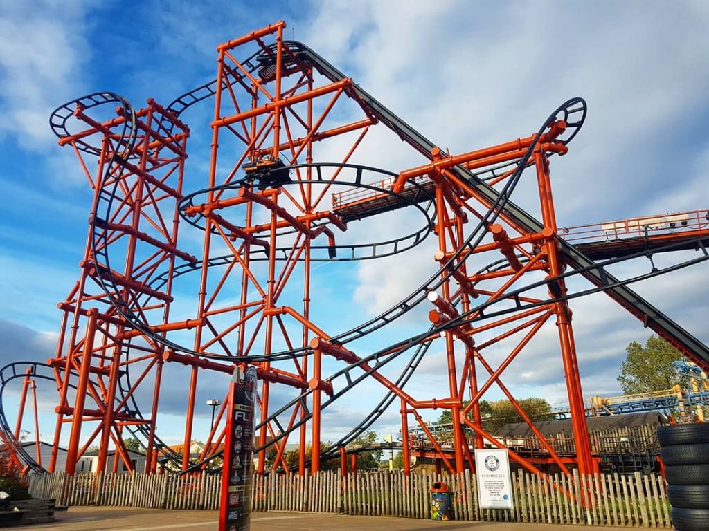 Roller Coaster Tercuram di Dunia, Penantang Adrenalin Wajib Coba