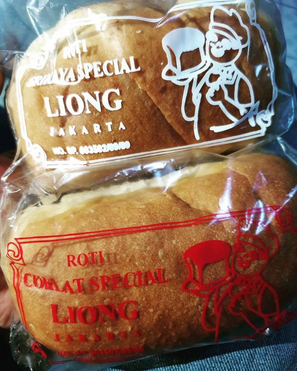 Roti Liong, Kuliner Jadul Pertahankan Cara Masak Lama Tanpa Mesin