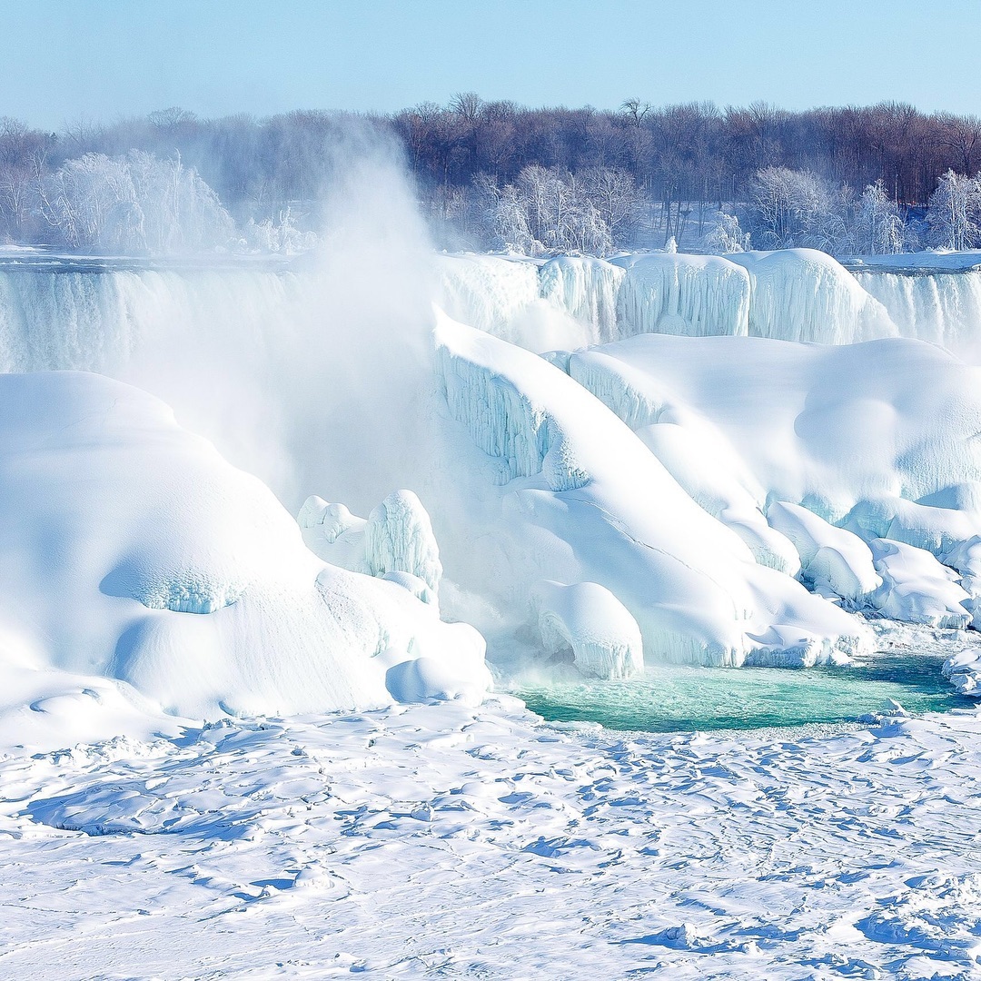 Cuaca Dingin yang Ekstrem, Air Terjun Niagara Membeku Jadi Fenomena Langka