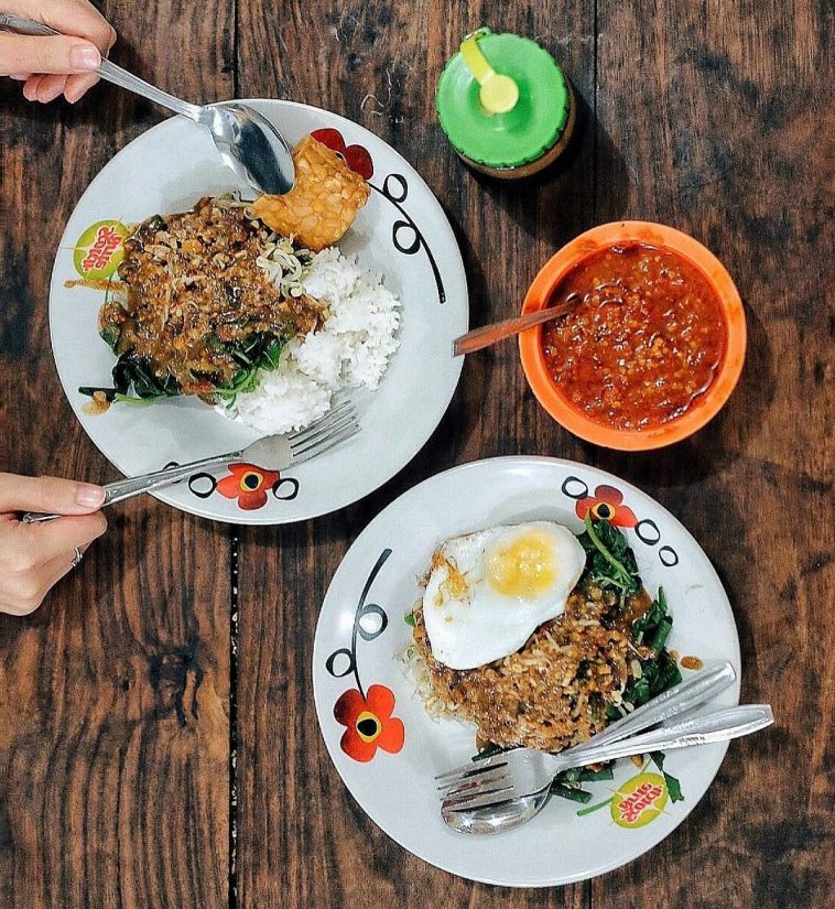 Warung SGPC Bu Wiryo, Favorit Anak UGM Termasuk Pak Jokowi Sejak Tahun 1959