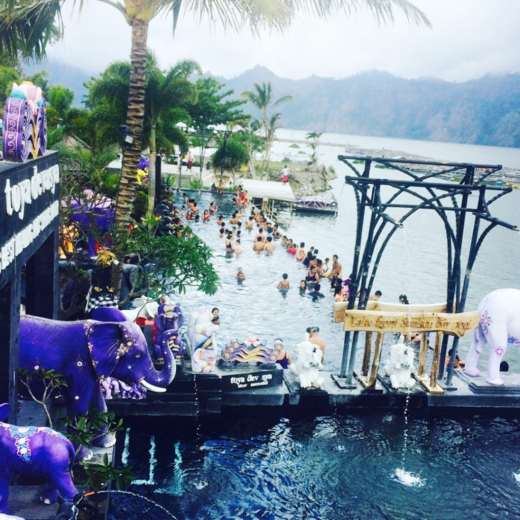 Pertama di Dunia! Waterboom Air Panas Toya Devasya di Kintamani Bali