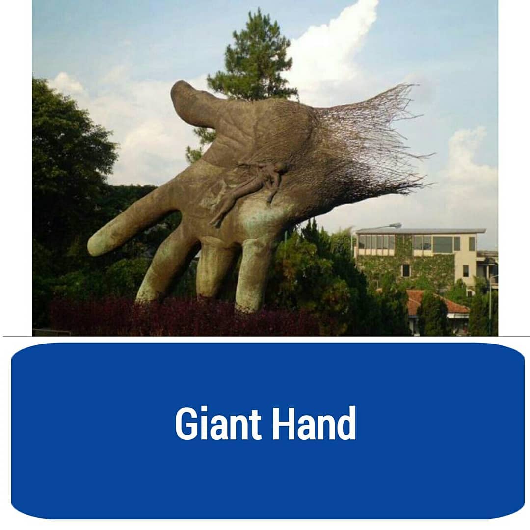 Uniknya Patung Bentuk Tangan di Dunia, Indonesia Juga Punya