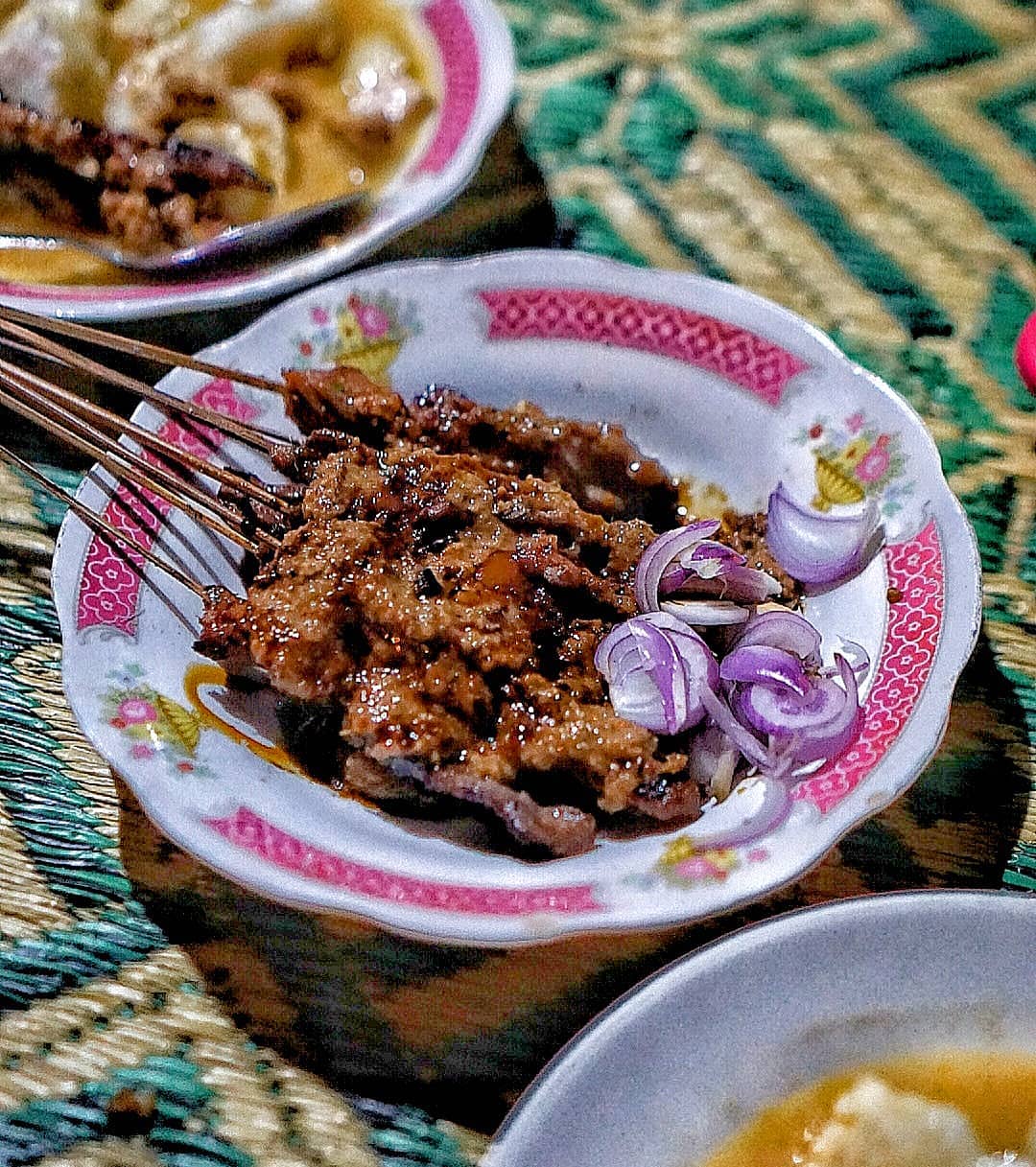 Jajaran Sate Sapi di Jogja, Sekali-kali Coba Bisa Khilaf Nambah Terus