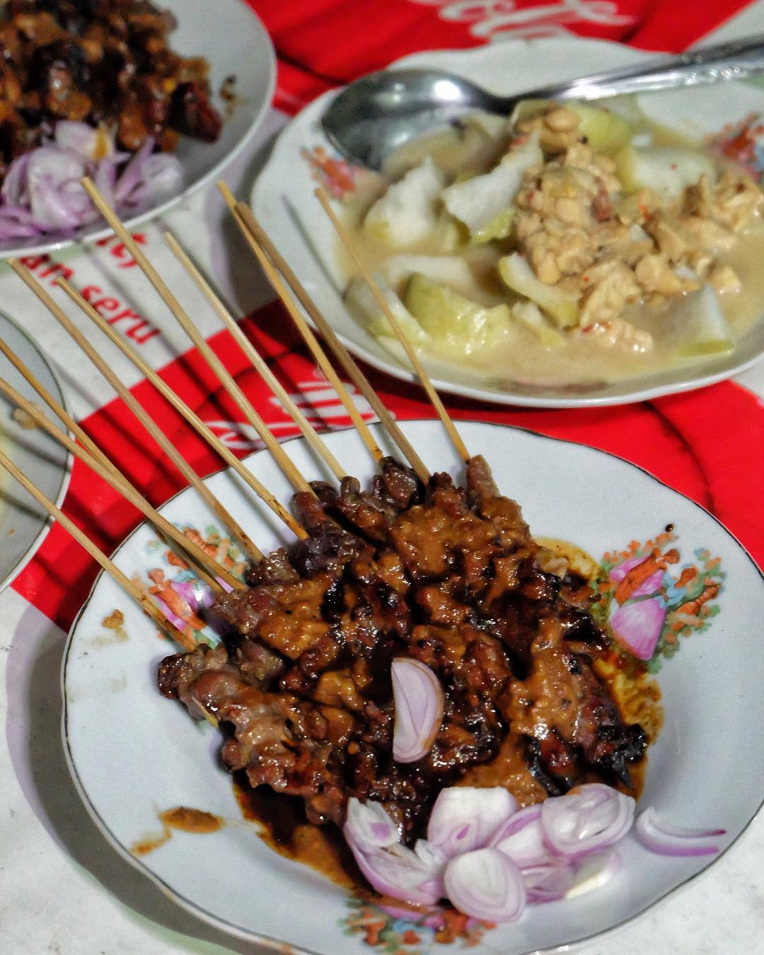 Jajaran Sate Sapi di Jogja, Sekali-kali Coba Bisa Khilaf Nambah Terus
