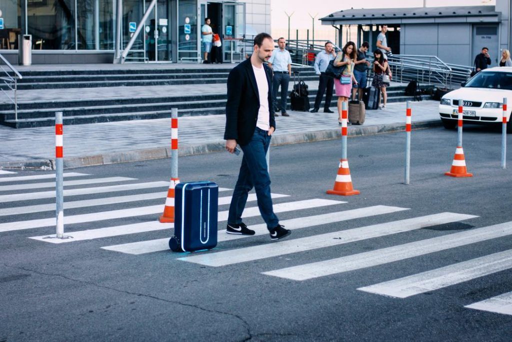 Alat Inovatif Unik Berguna Buat Traveler, Ada Koper Bisa Jalan Sendiri