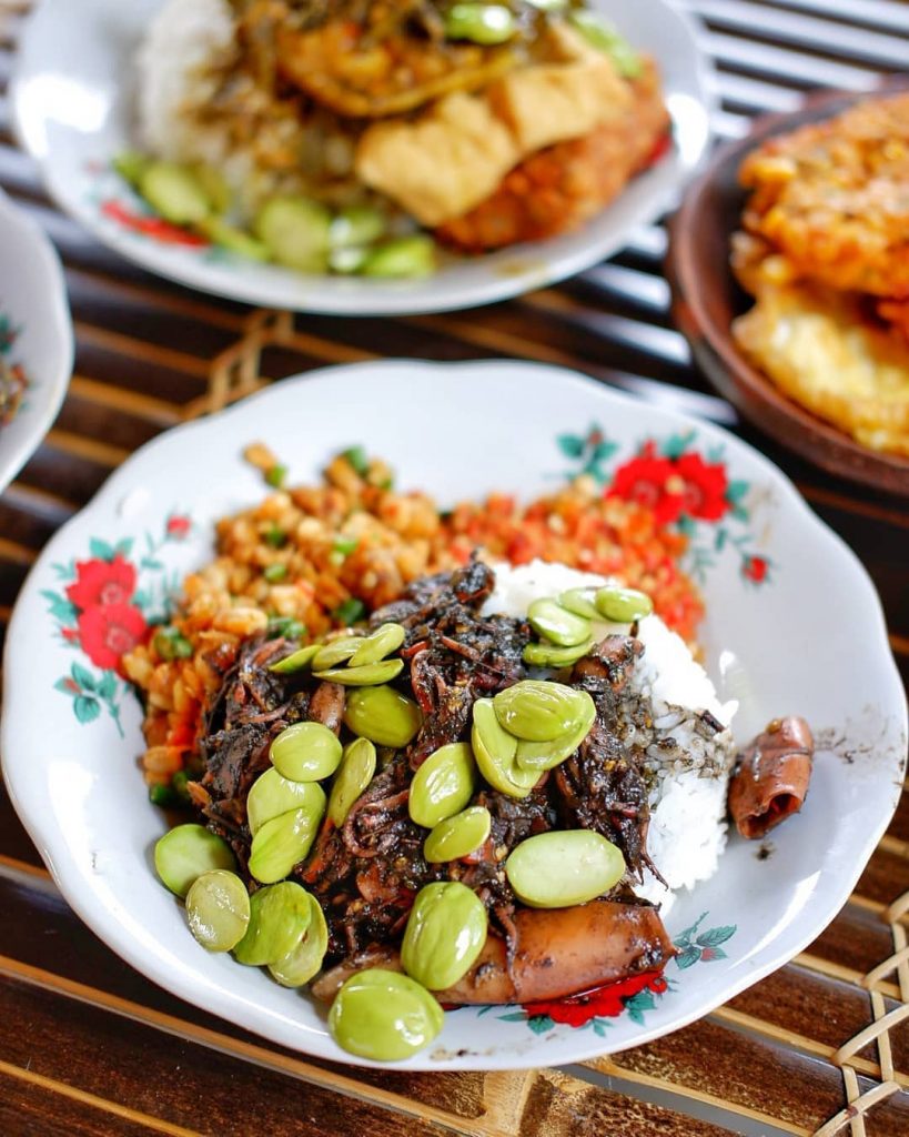 Sego Sambel di Malang, Cita Rasa Pedasnya Bikin Ketagihan