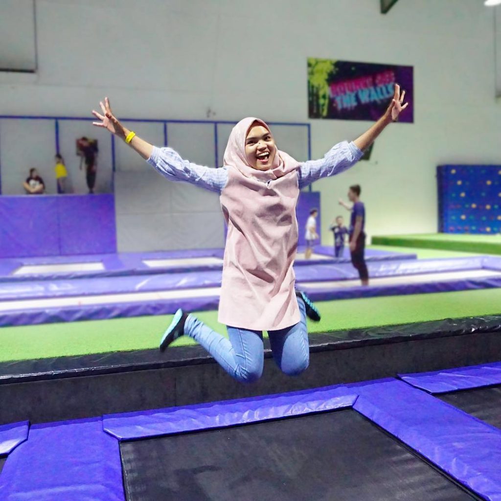 Wahana Trampolin Indoor di Jabodetabek, Serunya Liburan Sambil Lompat ...