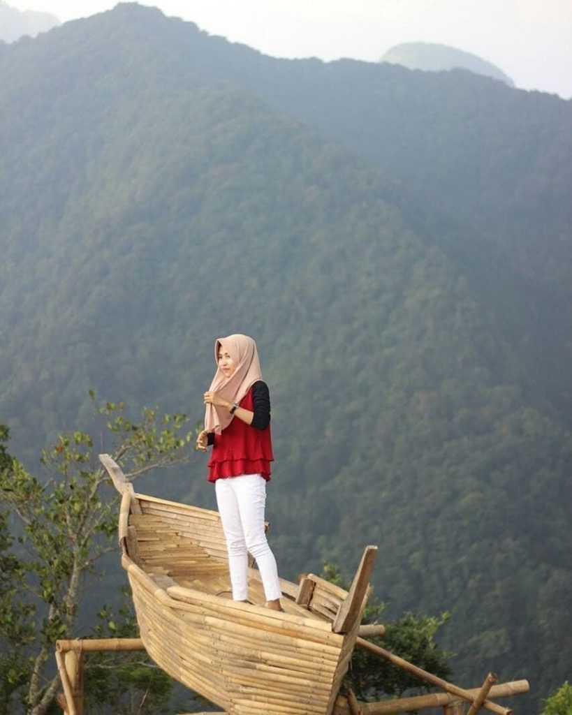 Spot Foto Perahu di Jawa Tengah, Menyenangkan Walau Tanpa Lautan!